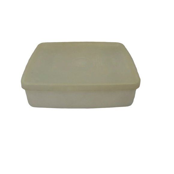 Tupperware | Kitchen | Vintage Tupperware Sandwich Keeper 672 With Lid ...